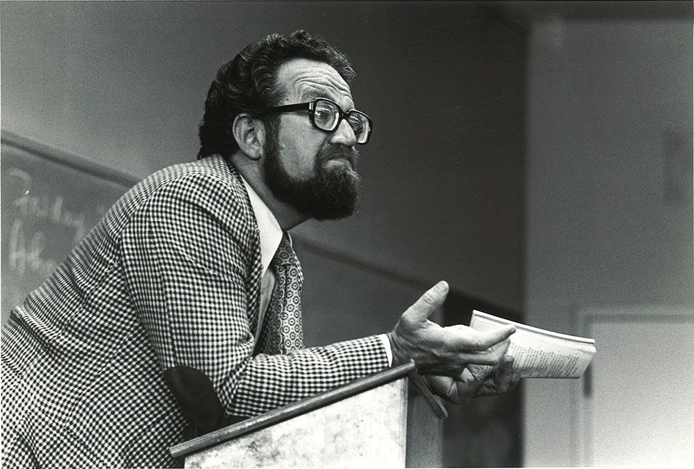 Ricardo Quinones P’88: 1935-2019 | Claremont McKenna College